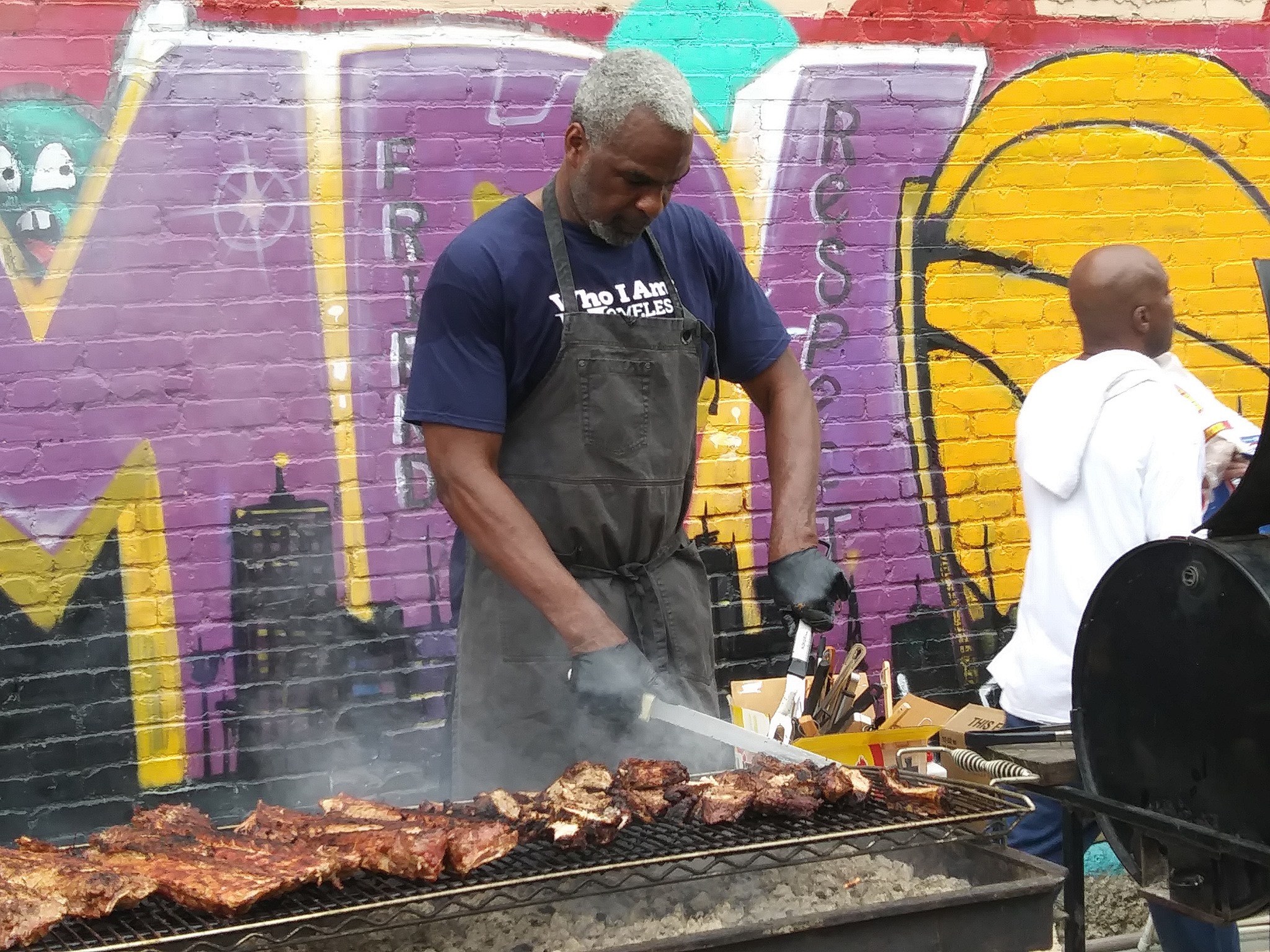 Charles Oakley, the Butlers 'Giving Hope' to Homeless on Skid Row [EUR ...
