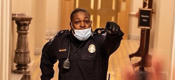 Hero! Capitol Police Officer Eugene Goodman to Get Congressional Gold ...