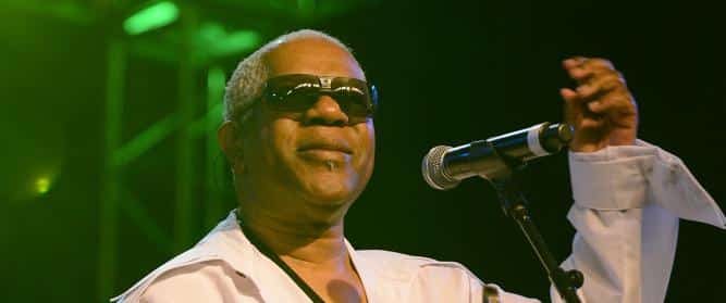 WE REMEMBER: Kool & The Gang Co-founder Dennis 'Dee Tee' Thomas Dead At ...