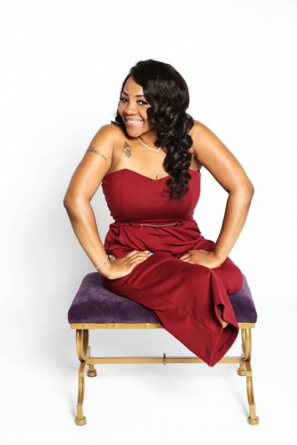 'Legless Diva' Keisha Green Creates Safe Service Space for Women | Video