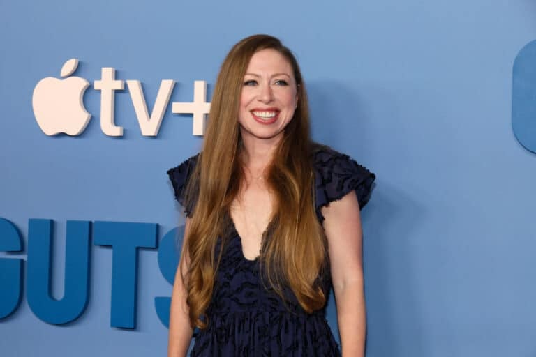 Chelsea Clinton Wears Mismatched Shoes to Moore Inauguration
