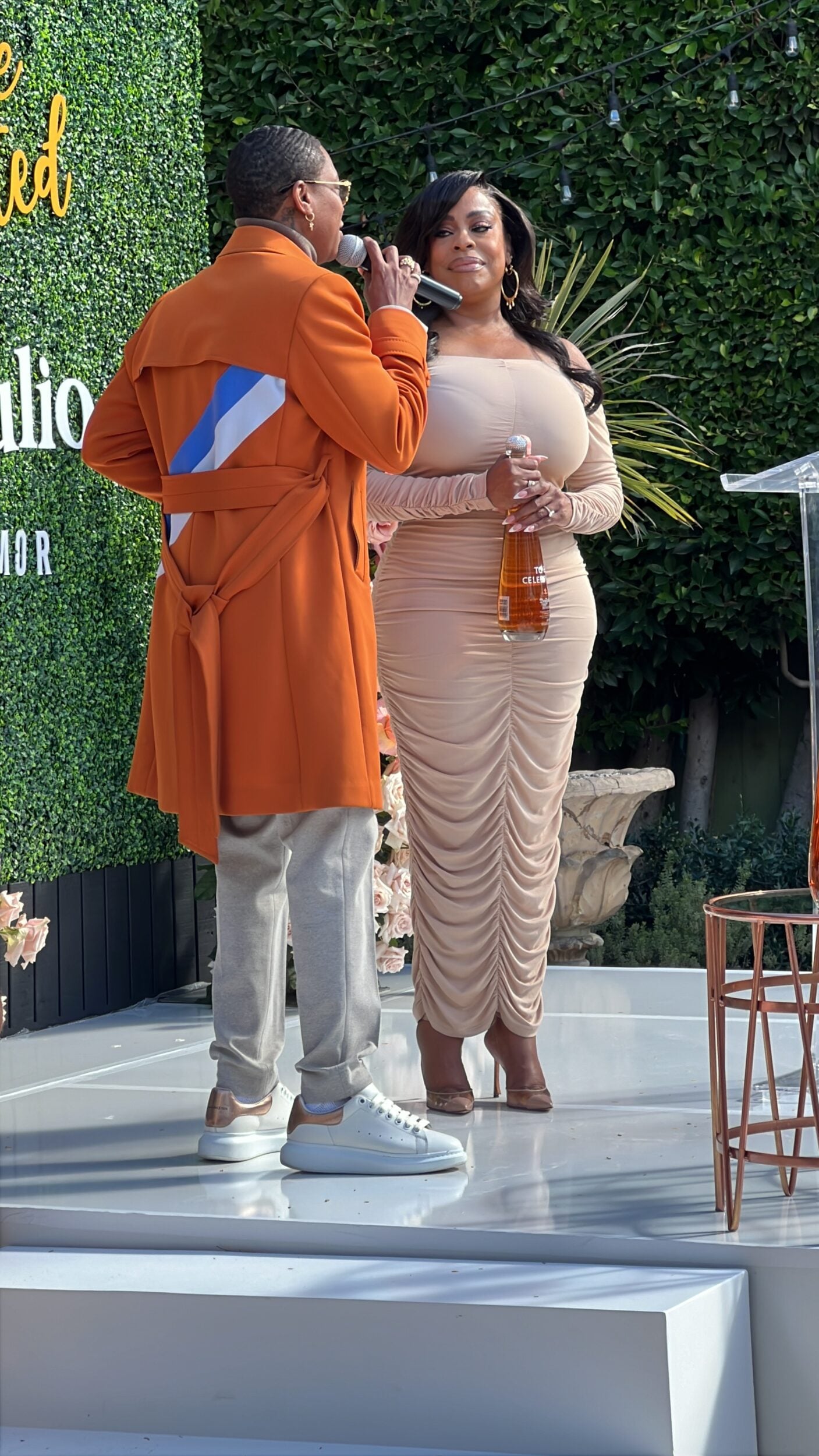 Niecy Nash, Tabitha Brown & Kyla Pratt Share Flowers | Watch | EURweb ...