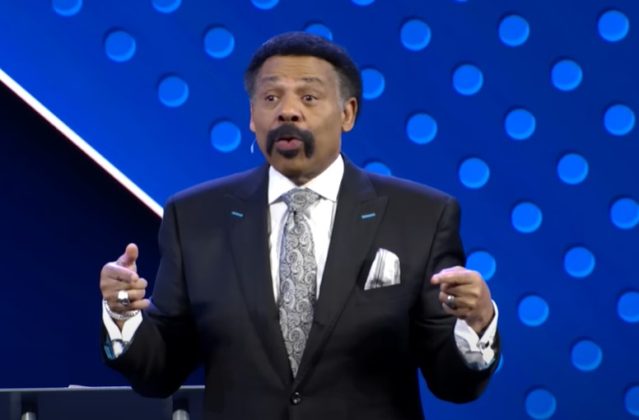 Tony Evans Preaches Again at Family Leadership Summit