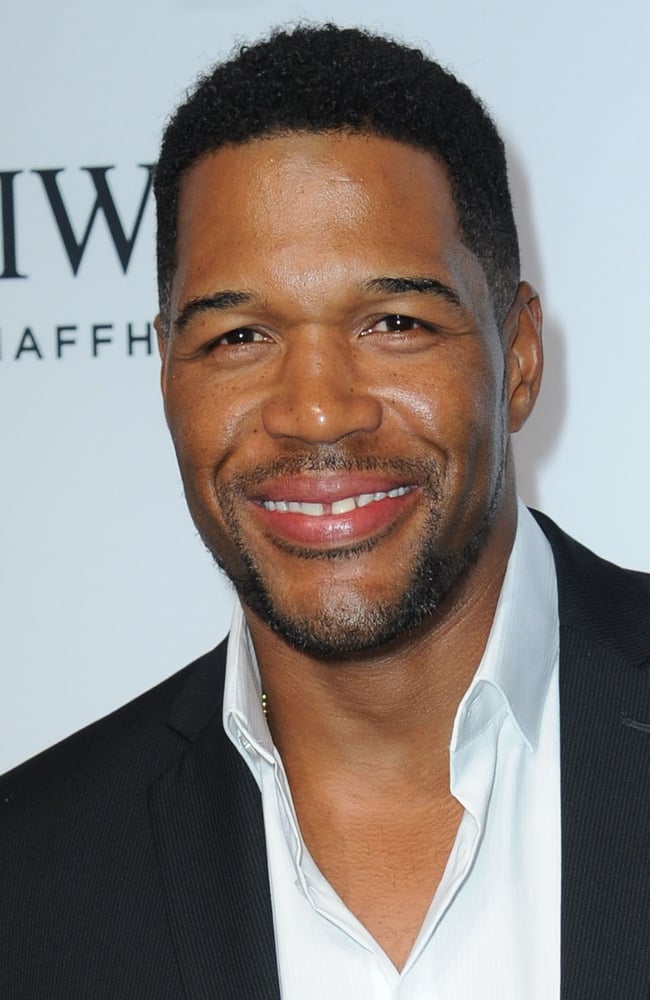 Michael Strahan Returns to GMA After 2 Week Vacation